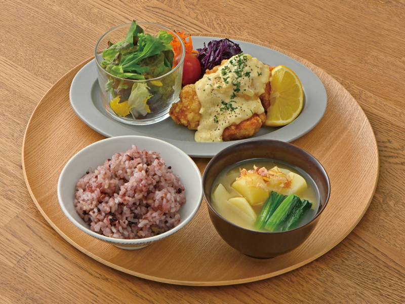 『TORI TORI KITCHEN トリトリキッチン』2024年9月末頃までの期間限定 夏の冷製 蕎麦&茶蕎麦【香川県高松市百間町 ...